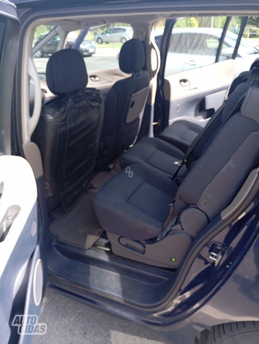 Zils Renault Espace 2005 Šauļi, ar dzinēja tilpumu 2.00 L un nobraukumu 291 tūkst. km par 2099 €, foto 8 vietnē AUTOMOTO.COM.LV