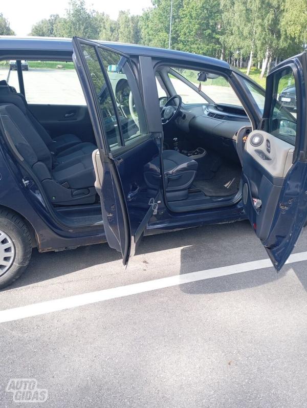 Blue Renault Espace 2005 in Siauliai, with an engine capacity of 2.00 L and mileage of 291 thousand km for 1999 €, photo 8 on AUTOMOTO.COM.LV