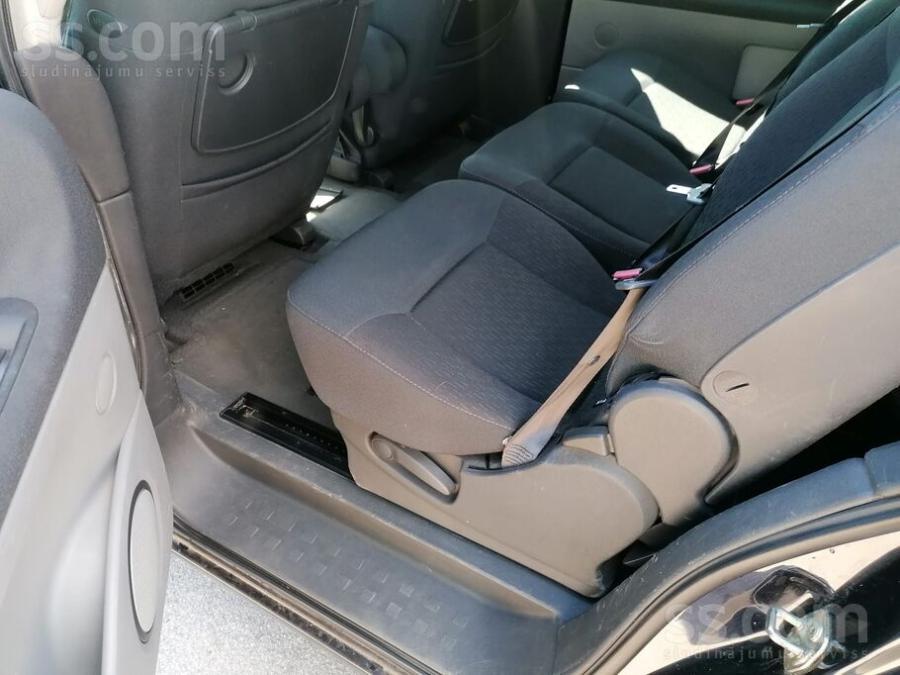 Blue Renault Espace 2007 in Riga, with an engine capacity of 1.90 L and mileage of 239 thousand km for 1850 €, photo 5 on AUTOMOTO.COM.LV