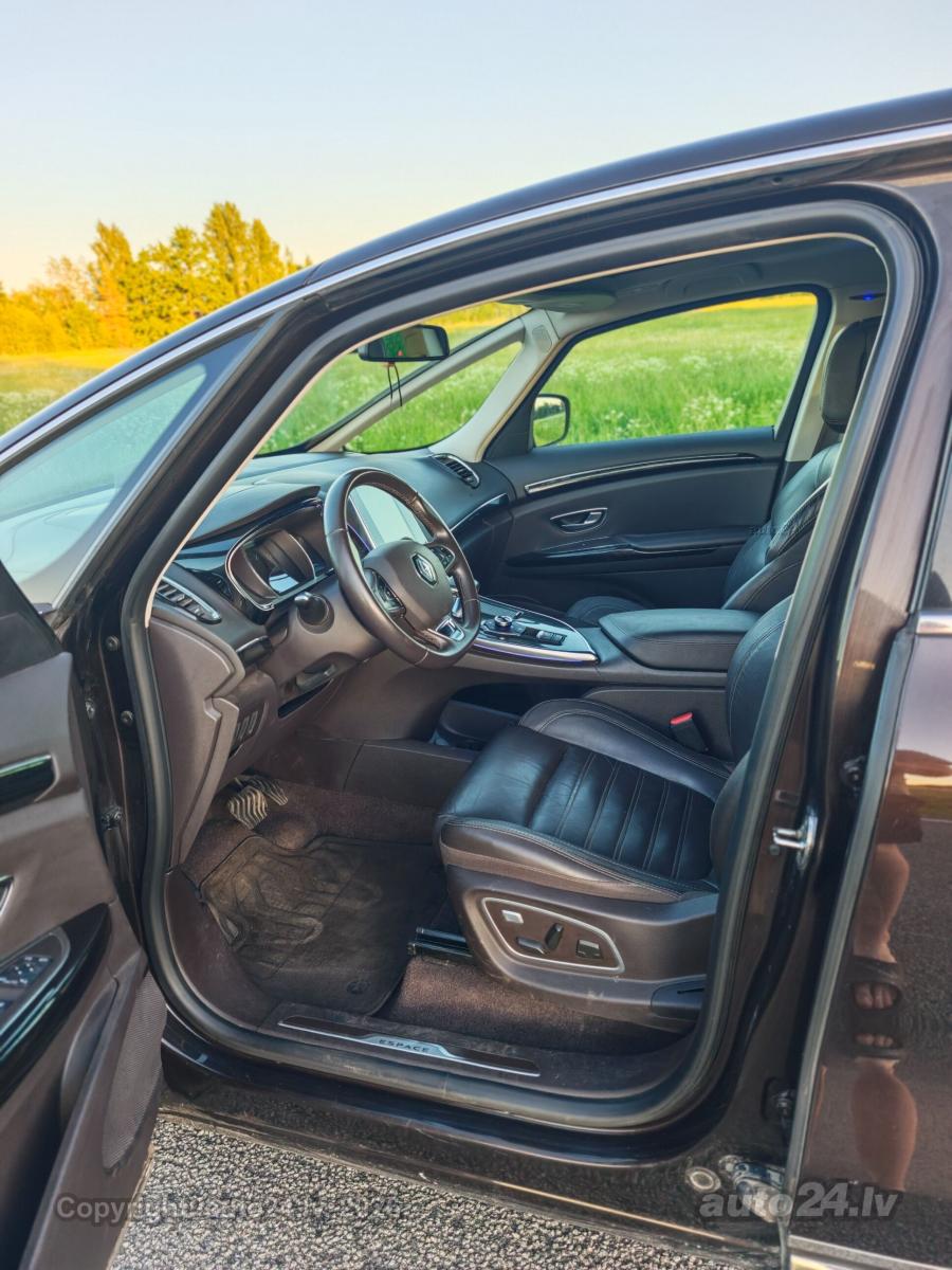 Brūns Renault Espace 2015 Tallina, ar dzinēja tilpumu 1.60 L un nobraukumu 203 tūkst. km par 9499 €, foto 6 vietnē AUTOMOTO.COM.LV