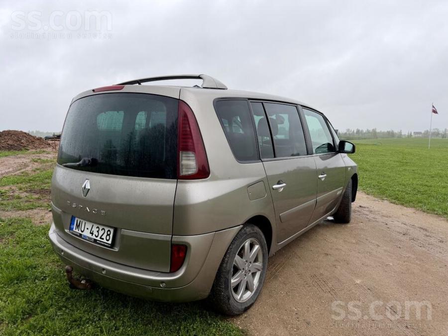 Brown Renault Espace 2011 in Riga, with an engine capacity of 2.00 L and mileage of 284 thousand km for 3100 €, photo 3 on AUTOMOTO.COM.LV