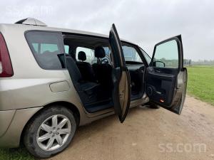 Brown Renault Espace 2011 in Riga, with an engine capacity of 2.00 L and mileage of 284 thousand km for 3100 €, photo 5 on AUTOMOTO.COM.LV