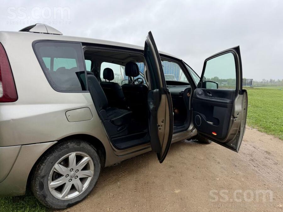 Brown Renault Espace 2011 in Riga, with an engine capacity of 2.00 L and mileage of 284 thousand km for 3100 €, photo 5 on AUTOMOTO.COM.LV