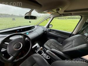 Brown Renault Espace 2011 in Riga, with an engine capacity of 2.00 L and mileage of 284 thousand km for 3100 €, photo 6 on AUTOMOTO.COM.LV