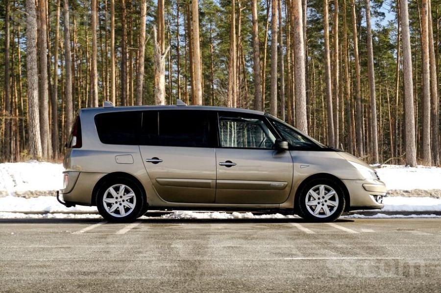 Brown Renault Espace 2012 in Riga, with an engine capacity of 2.00 L and mileage of 352 thousand km for 12100 €, photo 8 on AUTOMOTO.COM.LV