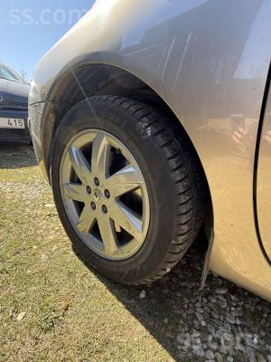 Brown Renault Espace 2012 in Riga, with an engine capacity of 2.00 L and mileage of 373 thousand km for 2850 €, photo 6 on AUTOMOTO.COM.LV