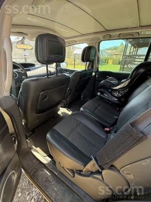 Brown Renault Espace 2012 in Riga, with an engine capacity of 2.00 L and mileage of 373 thousand km for 2850 €, photo 8 on AUTOMOTO.COM.LV