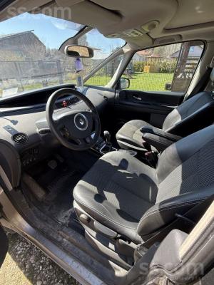 Brown Renault Espace 2012 in Riga, with an engine capacity of 2.00 L and mileage of 373 thousand km for 2850 €, photo 11 on AUTOMOTO.COM.LV