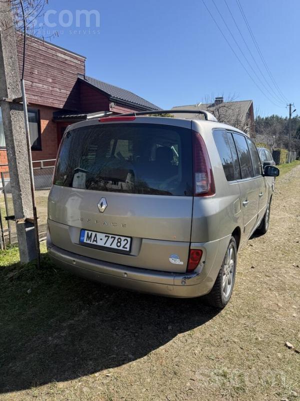 Brown Renault Espace 2012 in Riga, with an engine capacity of 2.00 L and mileage of 373 thousand km for 3350 €, photo 3 on AUTOMOTO.COM.LV