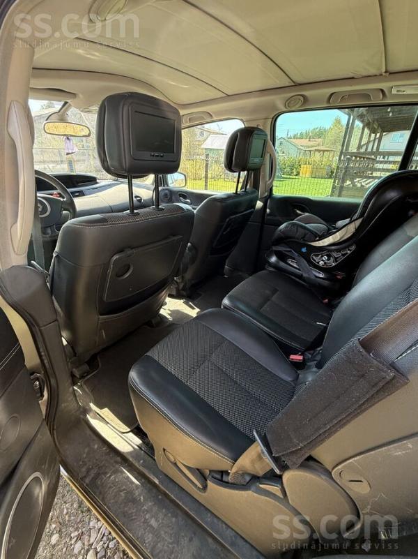 Brown Renault Espace 2012 in Riga, with an engine capacity of 2.00 L and mileage of 373 thousand km for 3350 €, photo 6 on AUTOMOTO.COM.LV