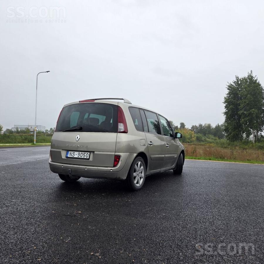 Brown Renault Espace 2012 in Jelgava, with an engine capacity of 2.00 L and mileage of 347 thousand km for 3500 €, photo 3 on AUTOMOTO.COM.LV