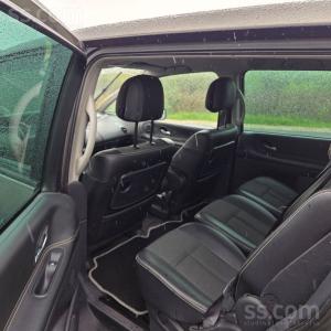 Brown Renault Espace 2012 in Jelgava, with an engine capacity of 2.00 L and mileage of 347 thousand km for 3500 €, photo 8 on AUTOMOTO.COM.LV