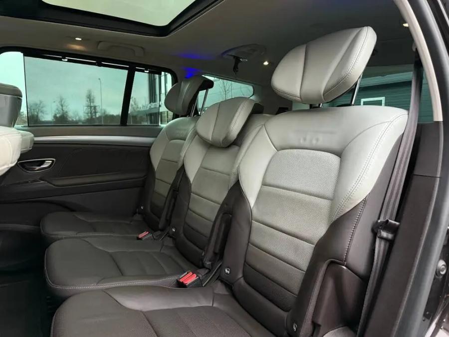 Brown Renault Espace 2015 in Riga, with an engine capacity of 1.60 L and mileage of 221 thousand km for 10900 €, photo 26 on AUTOMOTO.COM.LV