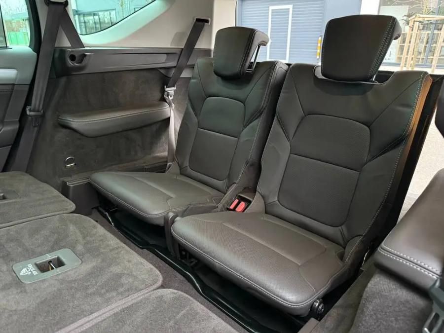 Brown Renault Espace 2015 in Riga, with an engine capacity of 1.60 L and mileage of 221 thousand km for 10900 €, photo 28 on AUTOMOTO.COM.LV