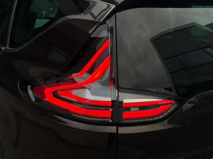 Brown Renault Espace 2015 in Riga, with an engine capacity of 1.60 L and mileage of 221 thousand km for 10900 €, photo 33 on AUTOMOTO.COM.LV