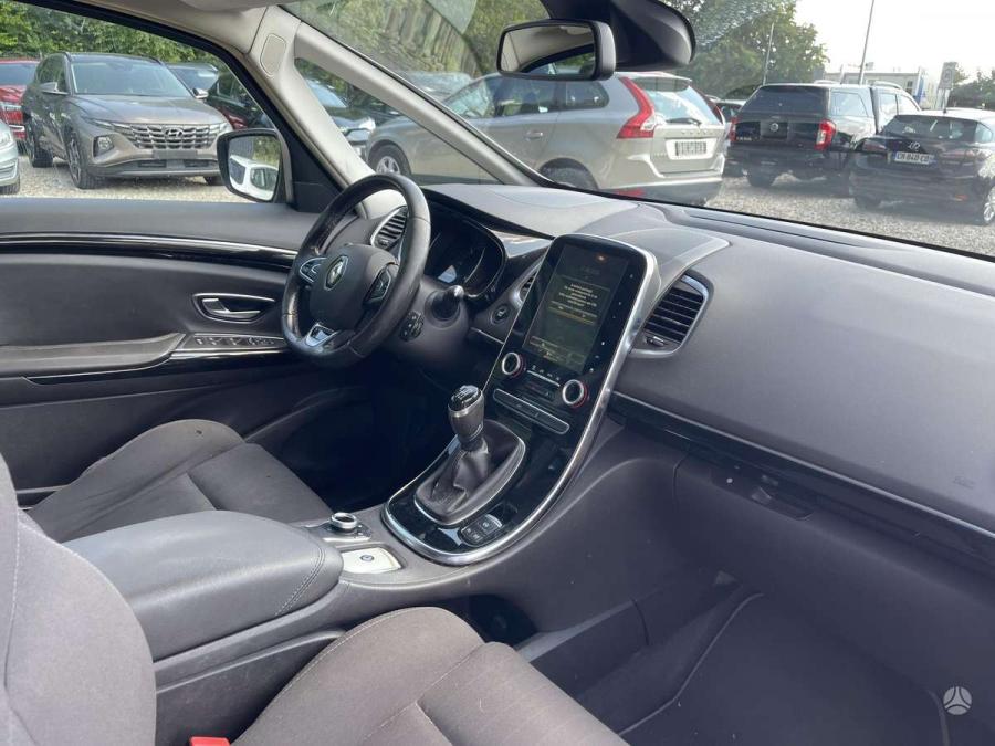 Brown Renault Espace 2015 in Kaunas, with an engine capacity of 1.60 L and mileage of 290 thousand km for 5950 €, photo 13 on AUTOMOTO.COM.LV