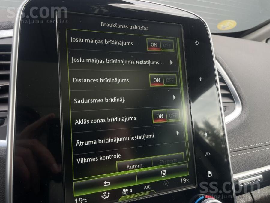 Brown Renault Espace 2015 in Riga, with an engine capacity of 1.60 L and mileage of 206 thousand km for 9800 €, photo 25 on AUTOMOTO.COM.LV