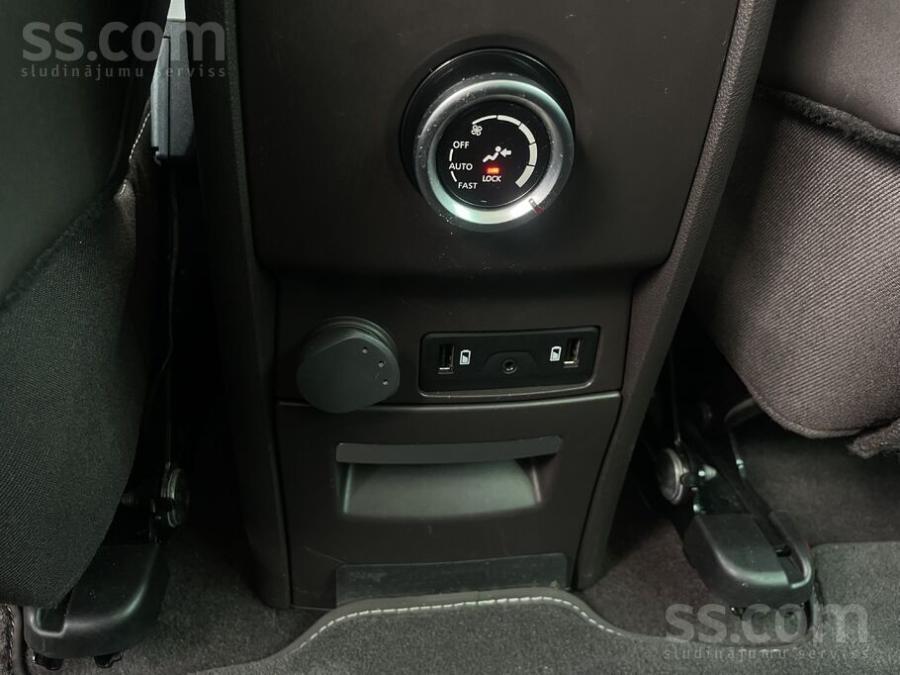 Brown Renault Espace 2015 in Riga, with an engine capacity of 1.60 L and mileage of 206 thousand km for 9800 €, photo 28 on AUTOMOTO.COM.LV