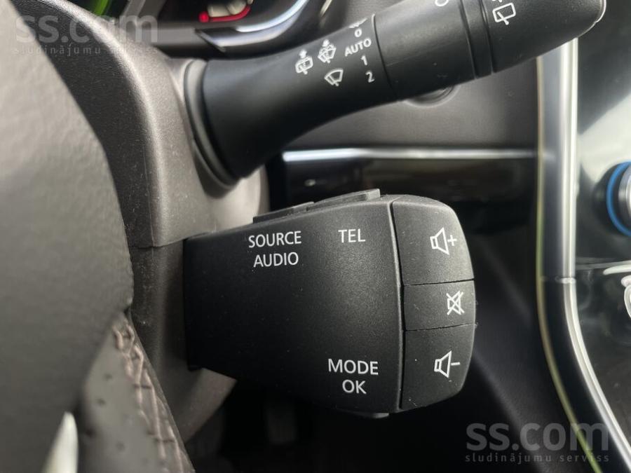 Brown Renault Espace 2015 in Riga, with an engine capacity of 1.60 L and mileage of 206 thousand km for 9800 €, photo 34 on AUTOMOTO.COM.LV