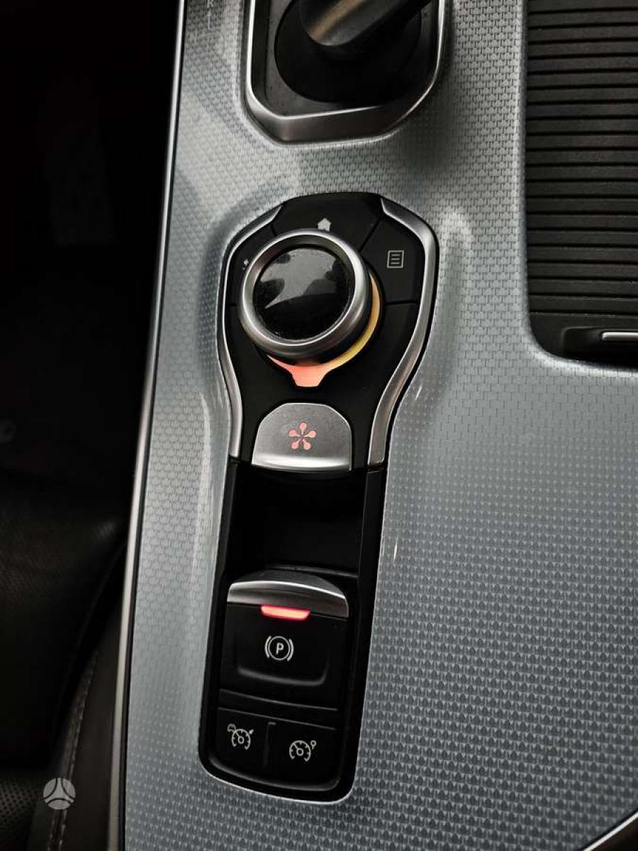 Brown Renault Espace 2017 in Taurage, with an engine capacity of 1.60 L and mileage of 227 thousand km for 8700 €, photo 18 on AUTOMOTO.COM.LV