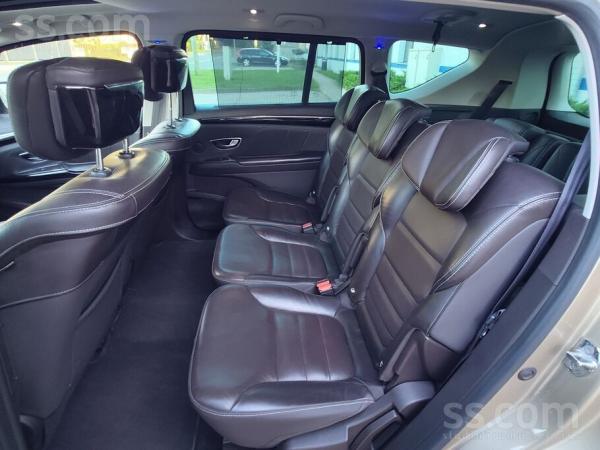 Brown Renault Espace 2018 in Riga, with an engine capacity of 1.60 L and mileage of 193 thousand km for 12400 €, photo 9 on AUTOMOTO.COM.LV