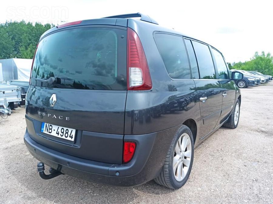 Pelēks Renault Espace 2013 Daugavpils, ar dzinēja tilpumu 2.00 L un nobraukumu 0 tūkst. km par 6950 €, foto 5 vietnē AUTOMOTO.COM.LV