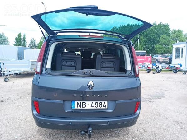 Pelēks Renault Espace 2013 Daugavpils, ar dzinēja tilpumu 2.00 L un nobraukumu 0 tūkst. km par 6950 €, foto 8 vietnē AUTOMOTO.COM.LV