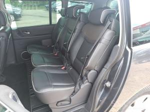 Pelēks Renault Espace 2013 Daugavpils, ar dzinēja tilpumu 2.00 L un nobraukumu 0 tūkst. km par 6950 €, foto 17 vietnē AUTOMOTO.COM.LV