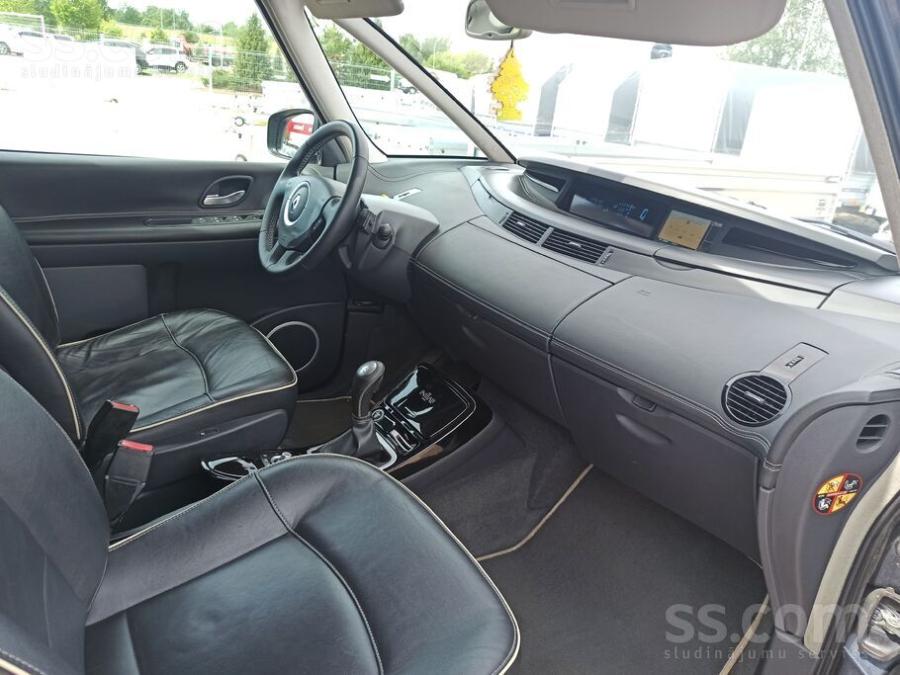 Pelēks Renault Espace 2013 Daugavpils, ar dzinēja tilpumu 2.00 L un nobraukumu 0 tūkst. km par 6950 €, foto 22 vietnē AUTOMOTO.COM.LV