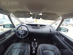Pelēks Renault Espace 2013 Daugavpils, ar dzinēja tilpumu 2.00 L un nobraukumu 0 tūkst. km par 6950 €, foto 24 vietnē AUTOMOTO.COM.LV