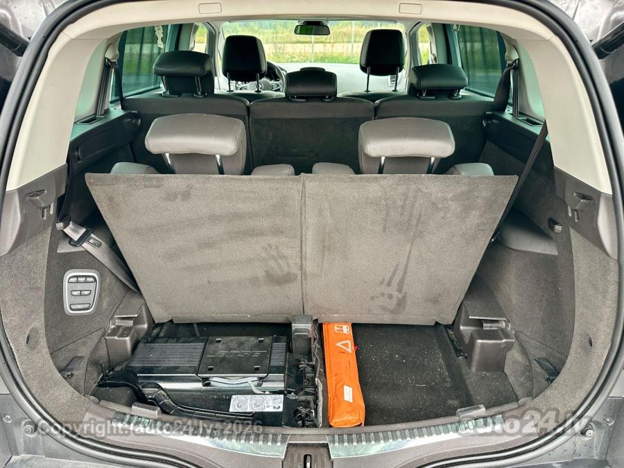 Grey Renault Espace 2015 in Rapla, with an engine capacity of 1.60 L and mileage of 302 thousand km for 7500 €, photo 16 on AUTOMOTO.COM.LV