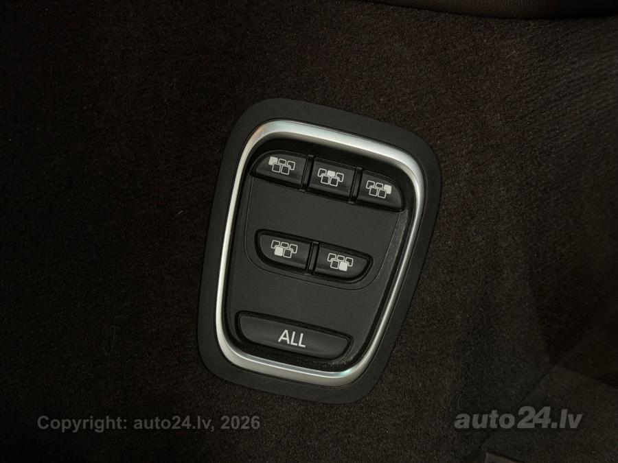 Grey Renault Espace 2016 in Parnu, with an engine capacity of 1.60 L and mileage of 166 thousand km for 12990 €, photo 29 on AUTOMOTO.COM.LV