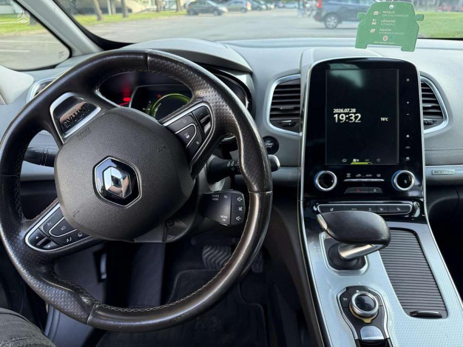 Grey Renault Espace 2016 in Kaunas, with an engine capacity of 1.60 L and mileage of 266 thousand km for 6700 €, photo 12 on AUTOMOTO.COM.LV