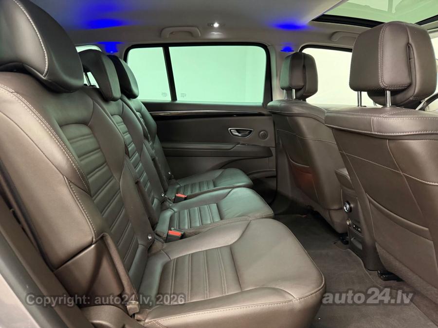Grey Renault Espace 2017 in Parnu, with an engine capacity of 1.60 L and mileage of 111 thousand km for 12990 €, photo 11 on AUTOMOTO.COM.LV