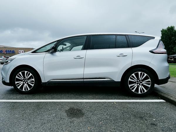 Grey Renault Espace 2015 in Tallinn, with an engine capacity of 0.00 L and mileage of 149 thousand km for 10500 €, photo 2 on AUTOMOTO.COM.LV