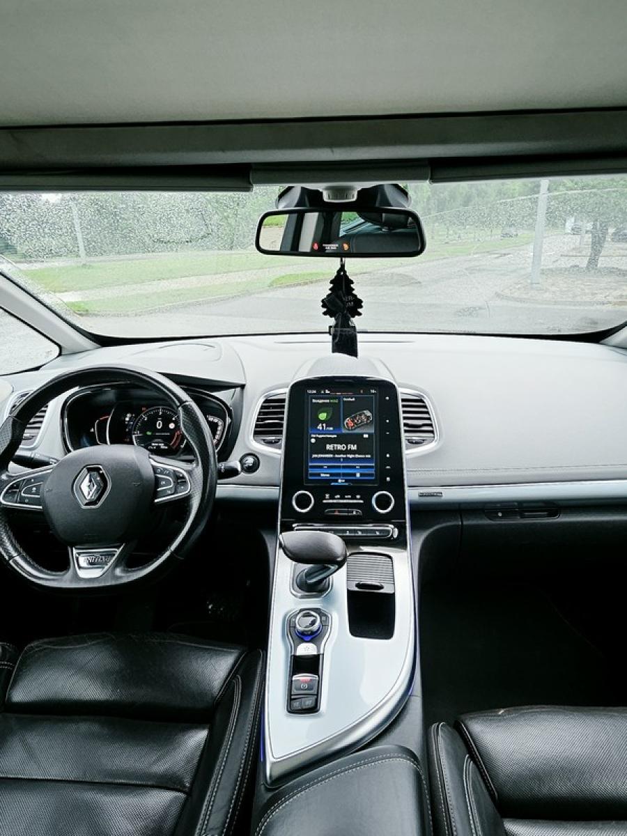 Pelēks Renault Espace 2015 Tallina, ar dzinēja tilpumu 0.00 L un nobraukumu 149 tūkst. km par 10500 €, foto 21 vietnē AUTOMOTO.COM.LV