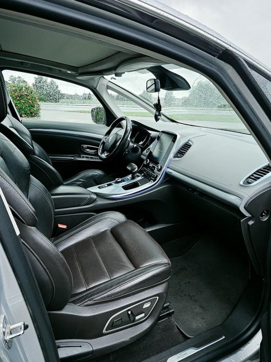 Pelēks Renault Espace 2015 Tallina, ar dzinēja tilpumu 0.00 L un nobraukumu 149 tūkst. km par 10500 €, foto 23 vietnē AUTOMOTO.COM.LV