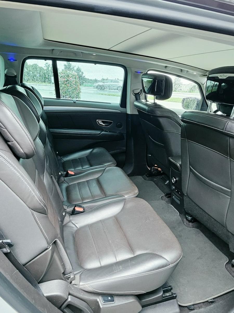 Pelēks Renault Espace 2015 Tallina, ar dzinēja tilpumu 0.00 L un nobraukumu 149 tūkst. km par 10500 €, foto 26 vietnē AUTOMOTO.COM.LV