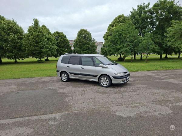 Pelēks Renault Espace 2001 Šauļi, ar dzinēja tilpumu 2.20 L un nobraukumu 290 tūkst. km par 1150 €, foto 3 vietnē AUTOMOTO.COM.LV