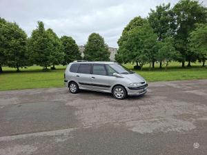 Pelēks Renault Espace 2001 Šauļi, ar dzinēja tilpumu 2.20 L un nobraukumu 290 tūkst. km par 1150 €, foto 4 vietnē AUTOMOTO.COM.LV