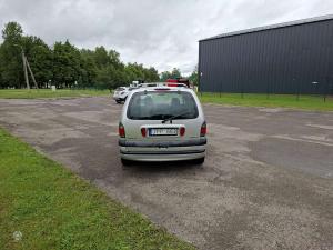 Pelēks Renault Espace 2001 Šauļi, ar dzinēja tilpumu 2.20 L un nobraukumu 290 tūkst. km par 1150 €, foto 5 vietnē AUTOMOTO.COM.LV