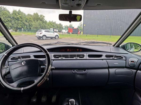 Pelēks Renault Espace 2001 Šauļi, ar dzinēja tilpumu 2.20 L un nobraukumu 290 tūkst. km par 1150 €, foto 7 vietnē AUTOMOTO.COM.LV