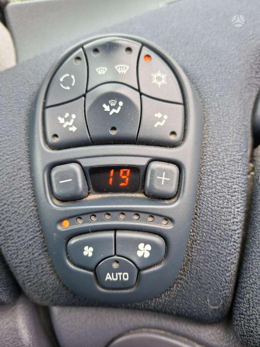 Pelēks Renault Espace 2001 Šauļi, ar dzinēja tilpumu 2.20 L un nobraukumu 290 tūkst. km par 1150 €, foto 9 vietnē AUTOMOTO.COM.LV