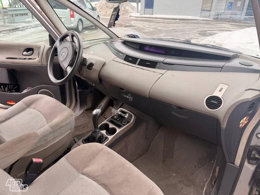 Pelēks Renault Espace 2003 Kauņa, ar dzinēja tilpumu 3.00 L un nobraukumu 256 tūkst. km par 1300 €, foto 11 vietnē AUTOMOTO.COM.LV