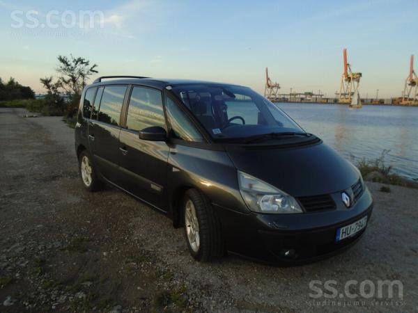Pelēks Renault Espace 2003 Rīga, ar dzinēja tilpumu 3.00 L un nobraukumu 0 tūkst. km par 1850 €, foto 2 vietnē AUTOMOTO.COM.LV