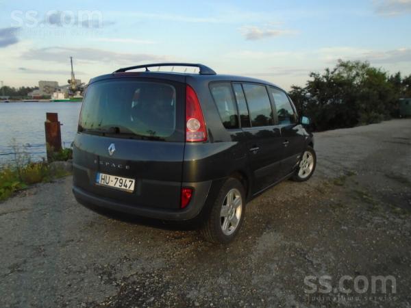Pelēks Renault Espace 2003 Rīga, ar dzinēja tilpumu 3.00 L un nobraukumu 0 tūkst. km par 1850 €, foto 4 vietnē AUTOMOTO.COM.LV