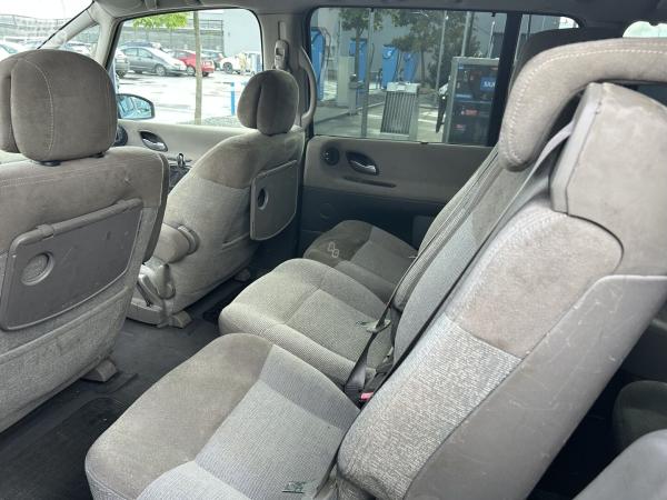 Pelēks Renault Espace 2003 Viļņa, ar dzinēja tilpumu 3.00 L un nobraukumu 351 tūkst. km par 799 €, foto 8 vietnē AUTOMOTO.COM.LV