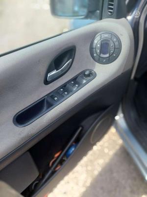 Pelēks Renault Espace 2003 Šauļi, ar dzinēja tilpumu 2.96 L un nobraukumu 254 tūkst. km par 1200 €, foto 10 vietnē AUTOMOTO.COM.LV