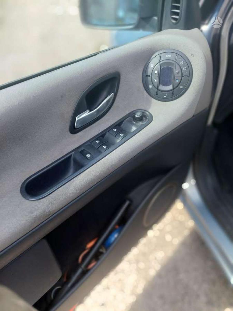 Pelēks Renault Espace 2003 Šauļi, ar dzinēja tilpumu 2.96 L un nobraukumu 254 tūkst. km par 1200 €, foto 10 vietnē AUTOMOTO.COM.LV
