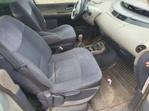 Grey Renault Espace 2004 in Vilnius, with an engine capacity of 2.20 L and mileage of 300 thousand km for 450 €, photo 10 on AUTOMOTO.COM.LV